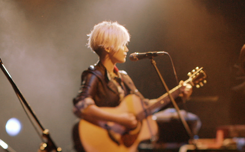 橋本 愛の主演映画『リトル・フォレスト』、主題歌を担当したyui（FLOWER FLOWER）からコメント到着 - CDJournal ニュース