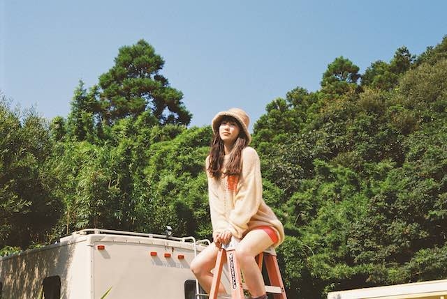 インタビュー：スウィート＆グルーヴィなSSW、待望の新作 kiki vivi lily - CDJournal CDJ PUSH