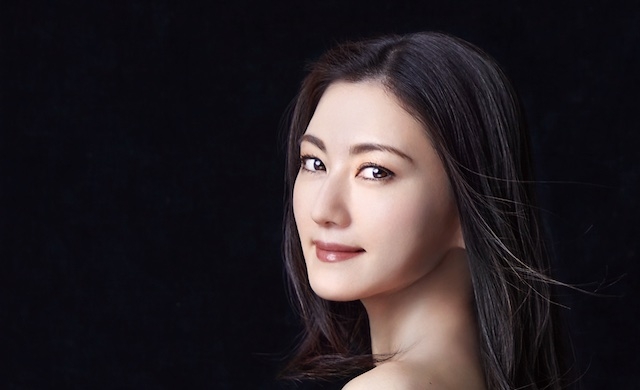 インタビュー：田中彩子 デビュー10周年を迎え「これまでの私のベスト」な選曲のリサイタルを開催 - CDJournal CDJ PUSH